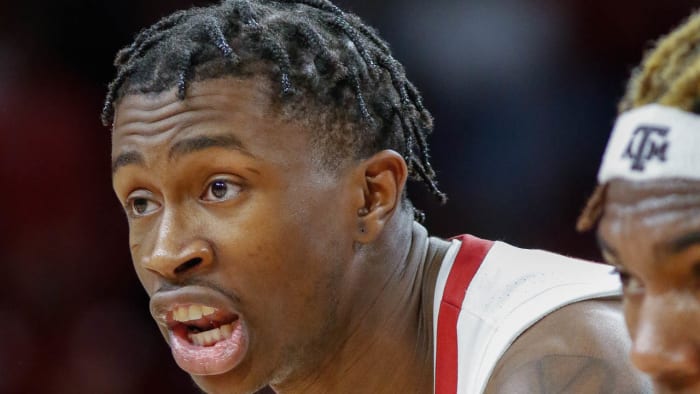 Razorbacks' Davonte Davis dragging out drama around his choice - Sports ...