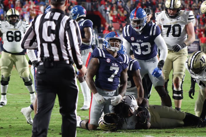 Dallas Cowboys Select Ole Miss DE Sam Williams With No. 56 Pick in NFL ...
