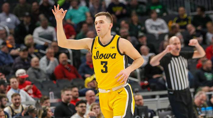 Jordan Bohannon in 3-Point Contest - Sports Illustrated Iowa Hawkeyes ...