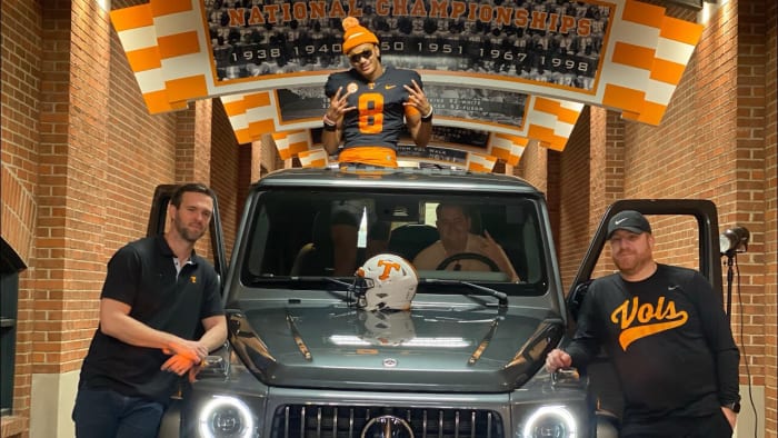 Nico Iamaleava Earns Redshirt, Could Start Final Two Games For ...