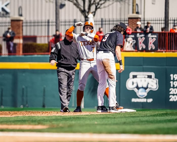 No. 2 Texas Aims to Bounce Back Against College of Charleston - Sports ...