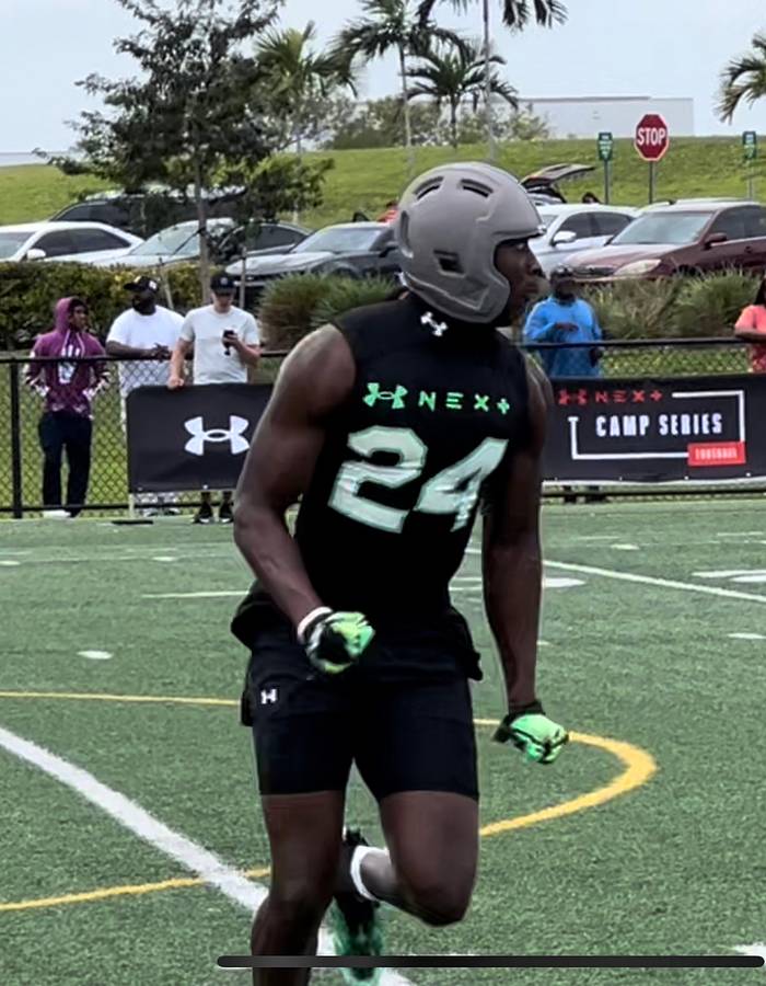 Profiling the Talents of St. Petersburg (Fla.) Lakewood Defensive End ...