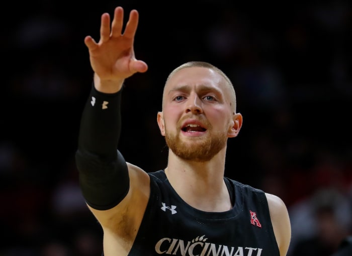 Forward Gianni Thompson Enters Transfer Portal - Sports Illustrated ...