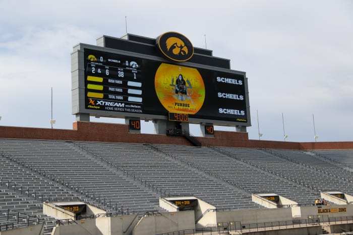 Hawkeyes Excited for Crossover at Kinnick - Sports Illustrated Iowa ...