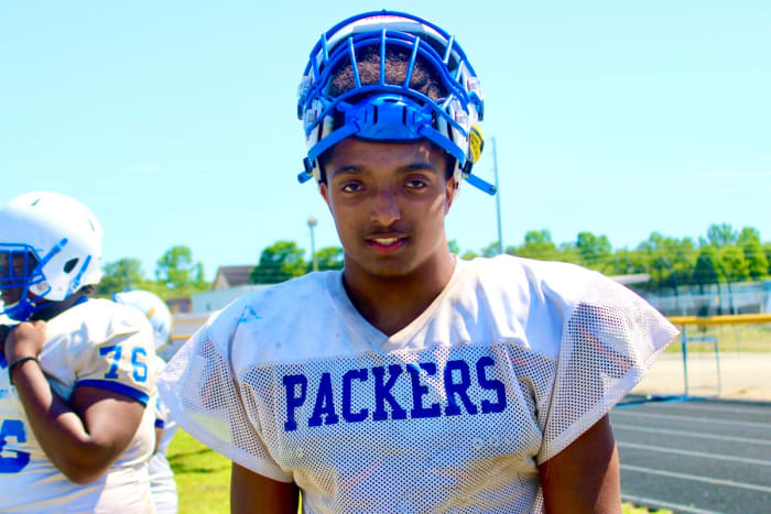 High School Football Prospect Evaluation: 2024 Largo, Fla. Linebacker ...