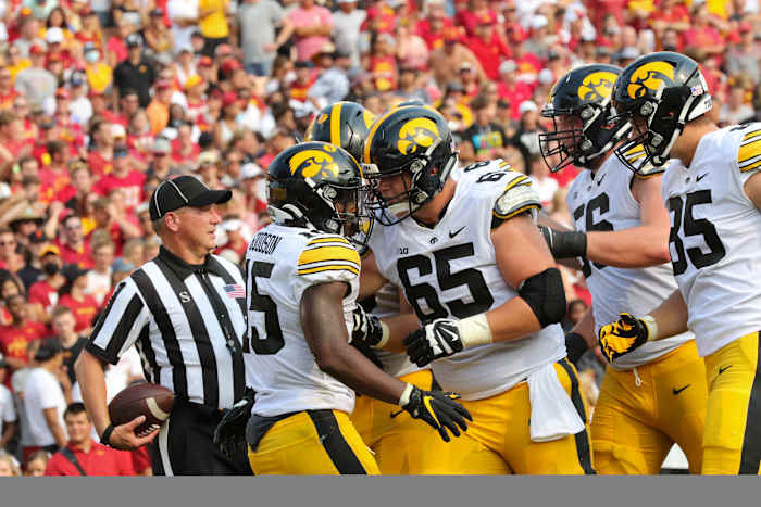 Photo Gallery: Iowa Handles Cyclones - Sports Illustrated Iowa Hawkeyes ...