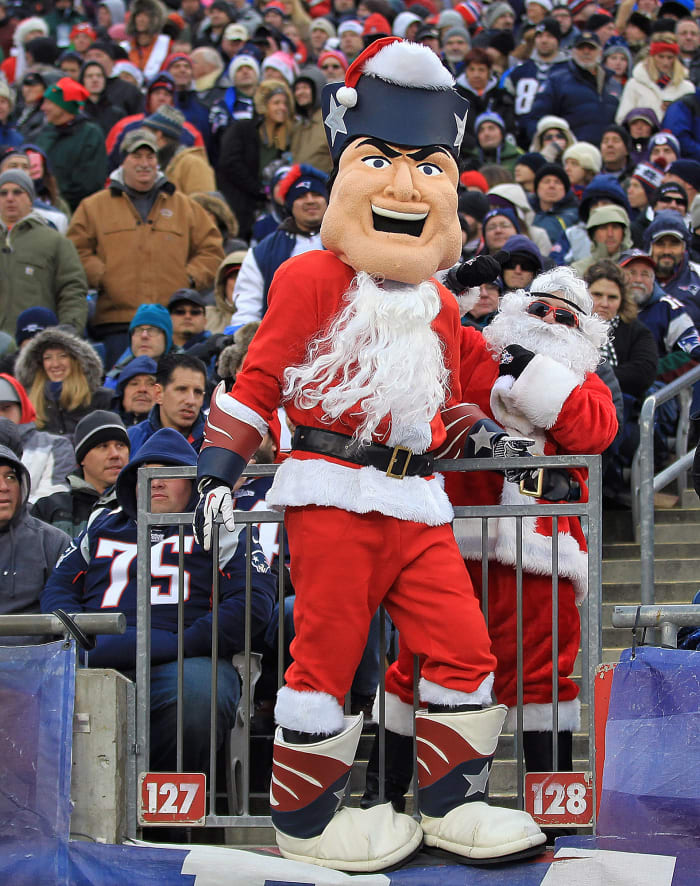 Photos: Sports team mascots dressed in Santa costumes - Sports Illustrated