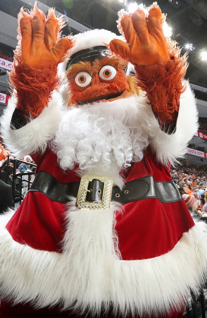 Photos: Sports team mascots dressed in Santa costumes - Sports Illustrated