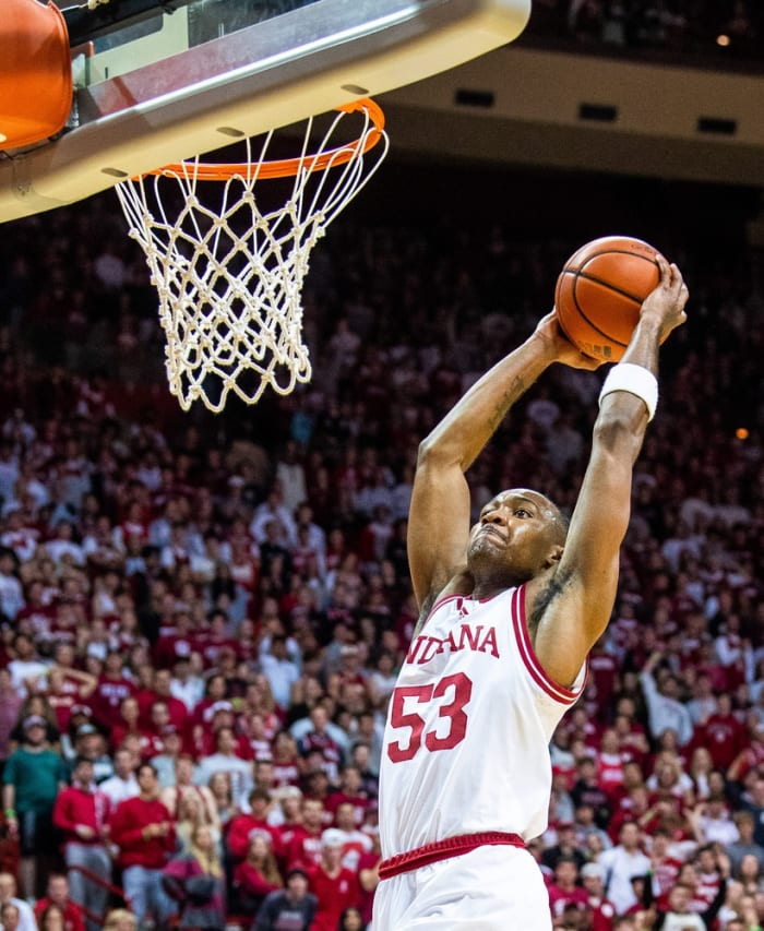 WATCH: Indiana Basketball's Tamar Bates Throws Down Fast Break Dunk ...