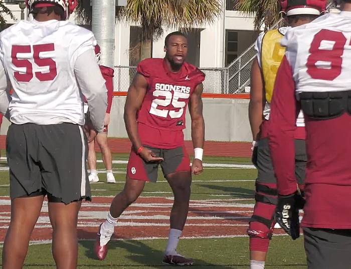 Spurred by Justin Broiles, Oklahoma Seniors Go Out With One Final ...