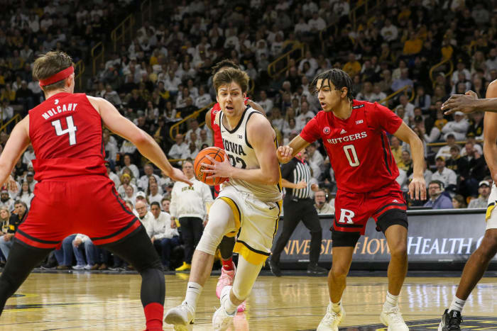 Patrick McCaffery Returns in Iowa Victory - Sports Illustrated Iowa ...