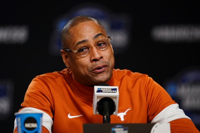 Texas Longhorns Coach Rodney Terry Sets Record Straight on Chris Beard ...