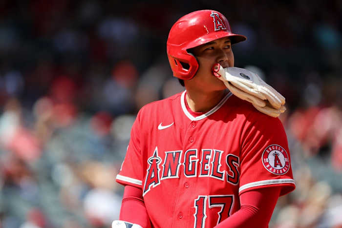 Angels News: Shohei Ohtani Unveils Custom New Balance Glove - Los ...