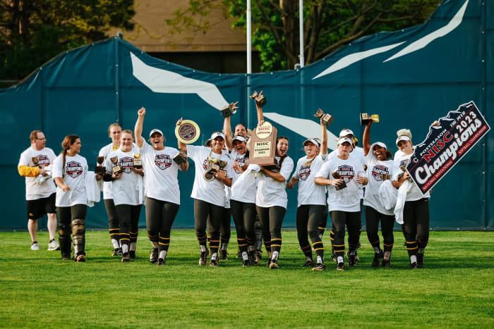 Iowa Softball Wins National Invitational Title - Sports Illustrated ...