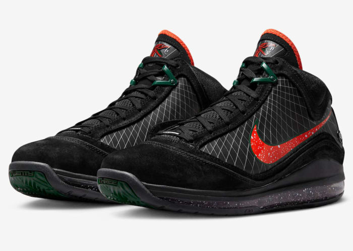 Four of LeBron James' Sneakers Are Discounted On Nike's Website ...