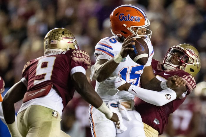 Florida State's Jaheim Bell Returns Fire at UF's Kingsley Eguakun ...