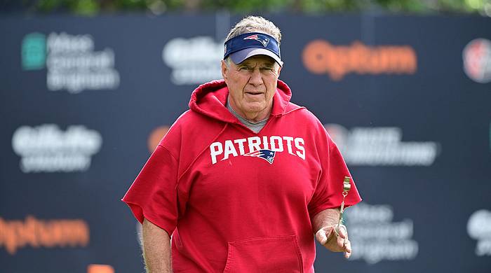 Bill Belichick stays on the move while coaching Patriots training camp ...