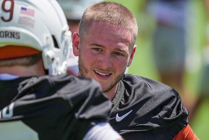 Texas Longhorns QB Quinn Ewers 'Whole New Person' After Haircut ...