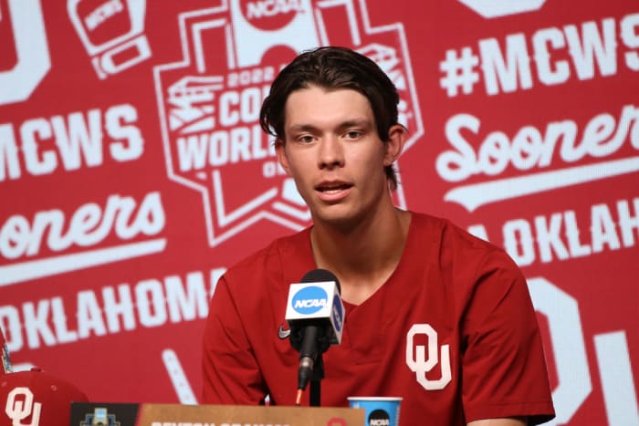 CWS Photo Gallery: Oklahoma Sooners Practice - Sports Illustrated ...
