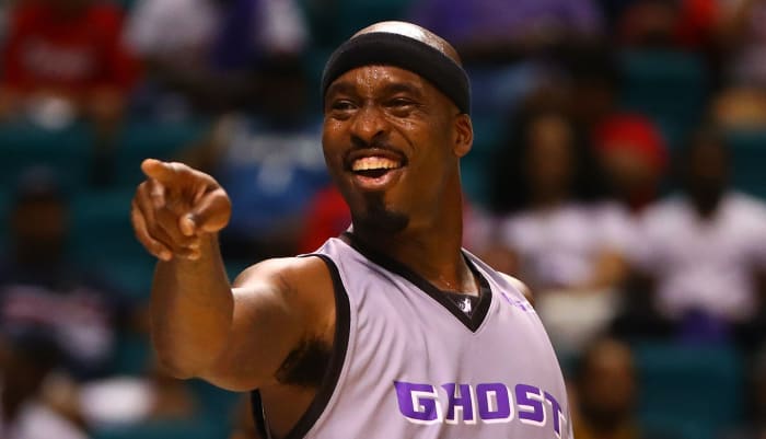 Ricky Davis Shooting Star for Iowa Basketball - Sports Illustrated Iowa ...