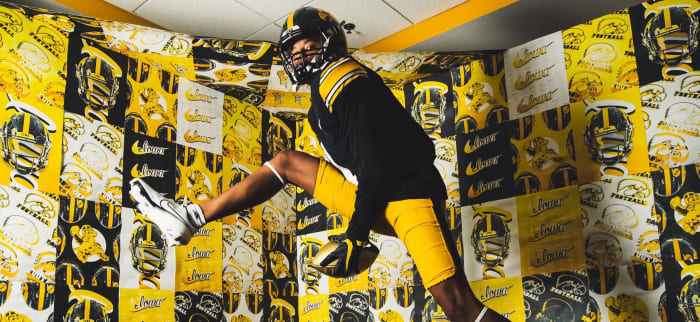 Iowa Impresses Talyn Taylor During Visit - Sports Illustrated Iowa ...