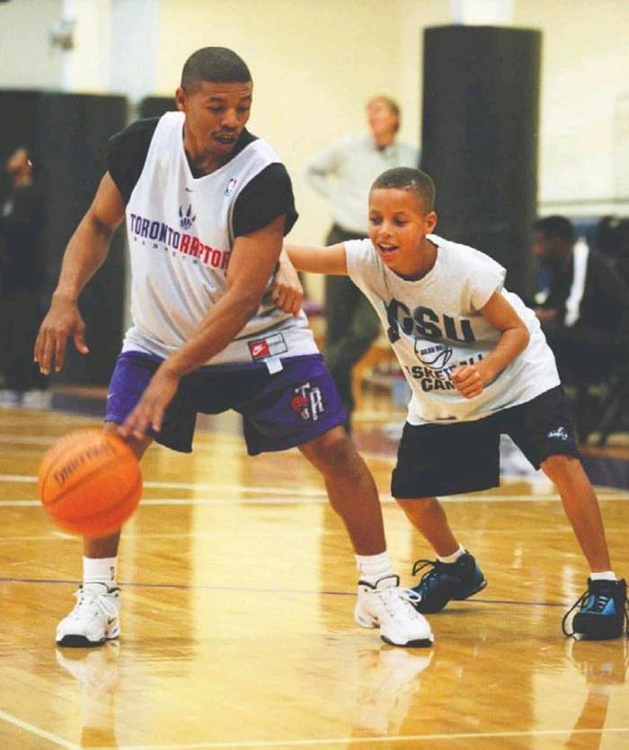 Rare Photo of Young Steph Curry Guarding Legendary NBA Player Revealed ...