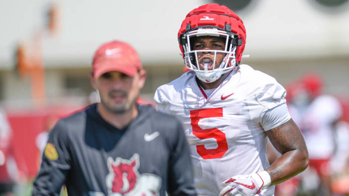 Rocket Sanders Has Earned Right to Be on Top of Razorbacks' RB Depth ...