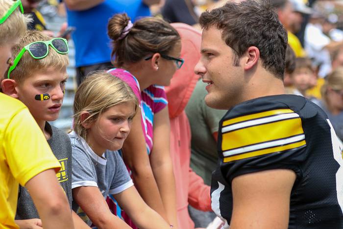 Combine Capsule: Sam LaPorta - Sports Illustrated Iowa Hawkeyes News ...