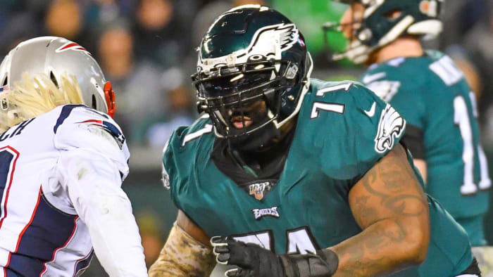 Dallas Cowboys Could Look to Add Former Razorback Tight End at Tackle ...