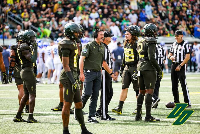 Oregon Ducks vs. BYU Cougars Photo Gallery - Sports Illustrated Oregon ...