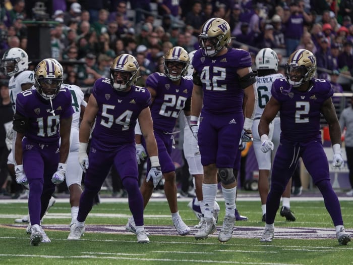 Banks Statements Come on the Field, Not in the Mail, for Huskies ...