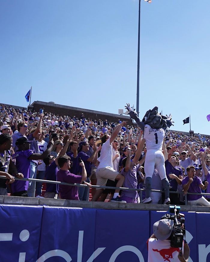 TCU Football: Horned Frogs Bring the Iron Skillet Back to Fort Worth ...