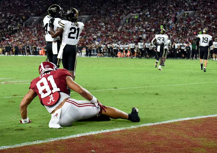 Alabama DL Suffers Ankle Injury Against Vanderbilt - Sports Illustrated Alabama Crimson Tide ...