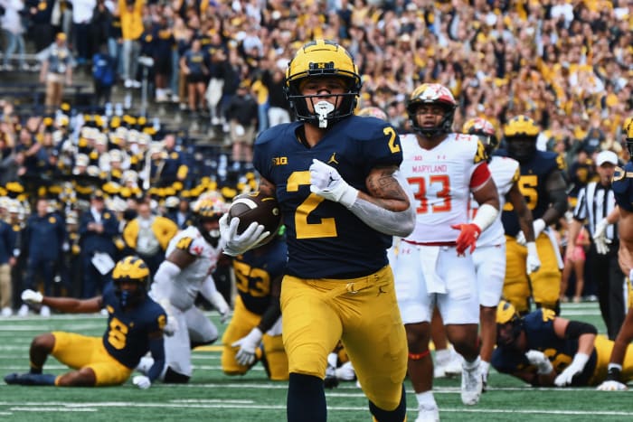 Michigan's Blake Corum Off To Historic Start - Sports Illustrated ...
