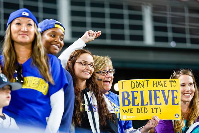As Mariners playoff drought ends, celebration begins - Sports Illustrated