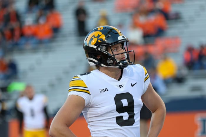 Tory Taylor B1G ST Player of Week - Sports Illustrated Iowa Hawkeyes ...