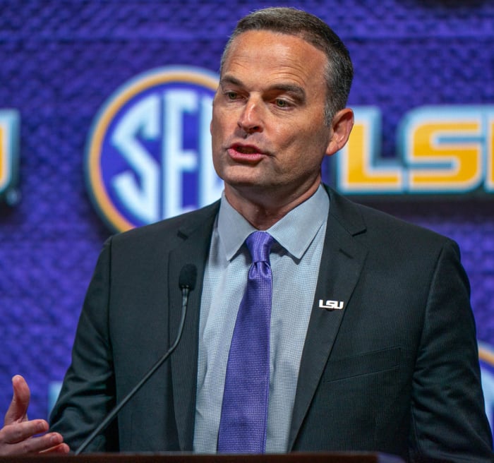 Razorbacks coach Eric Musselman apparently dumped the dress code for ...