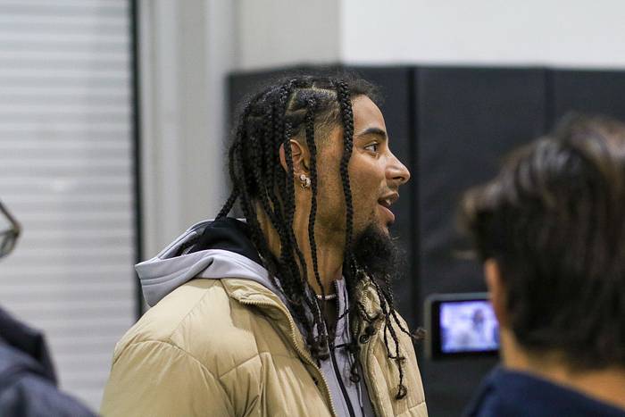Hawkeyes, Diante Vines Hoping He Can Help - Sports Illustrated Iowa ...
