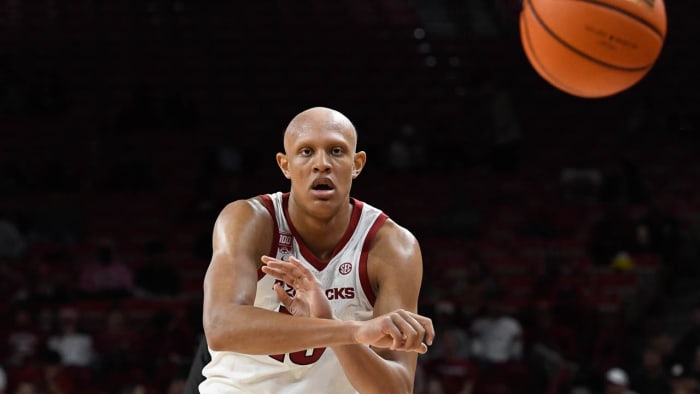 Razorbacks' freshman Jordan Walsh named to watch list for Julius Erving ...