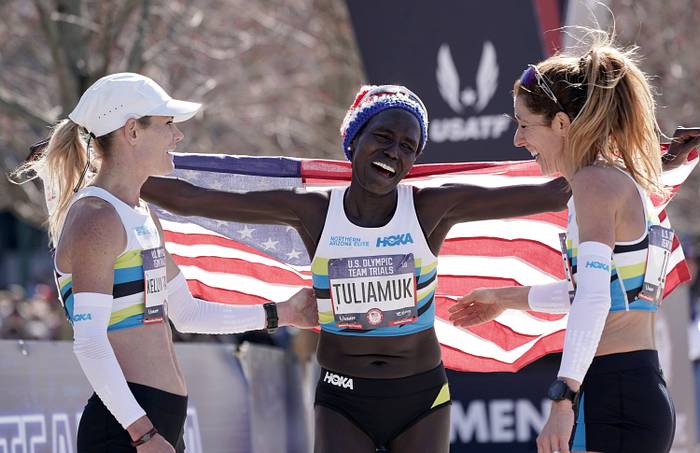 NYC Marathon 2022: Aliphine Tuliamuk, Stephanie Bruce bond, training ...
