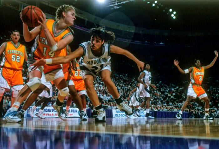 Kellie Harper is shaping Tennessee’s future, with a nod to Pat Summitt ...