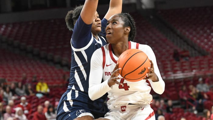 Razorbacks' 'game-changer' comes when Maryam Dauda finally gets to play ...