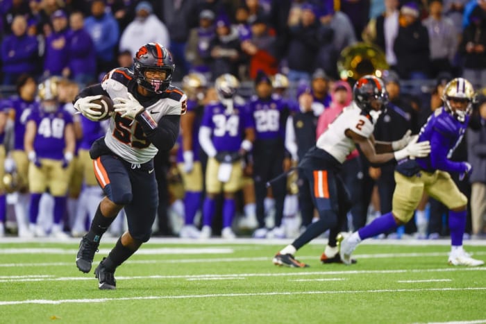 Light Finally Comes on for Huskies, Win 24-21 After Outage - Sports ...