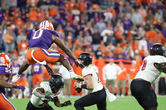 Carter Understands why Clemson-South Carolina Dislike Each Other ...