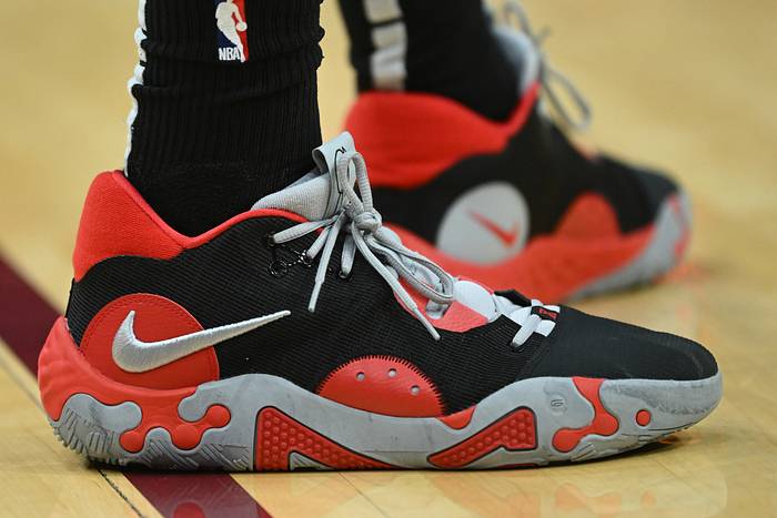 Best Basketball Shoes to Buy for Holiday Season - Sports Illustrated ...