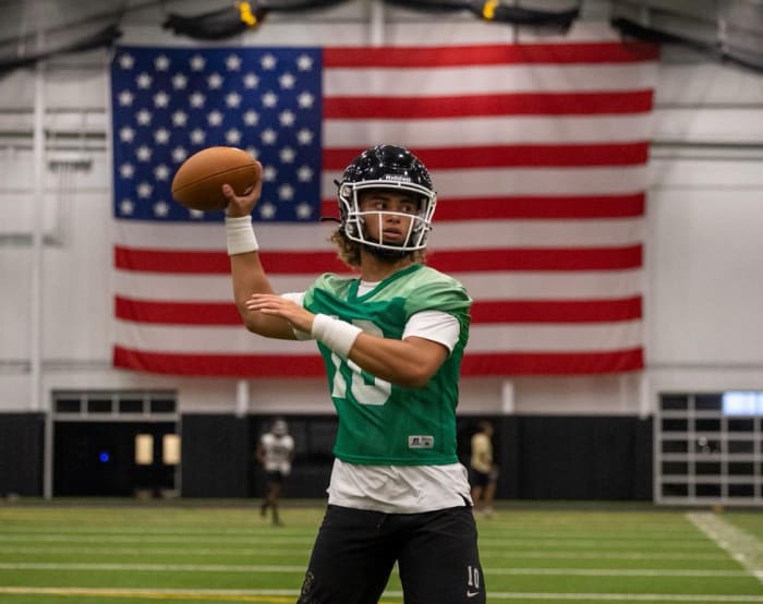 Julian Lewis Commits to USC Trojans over Georgia and Texas Football ...