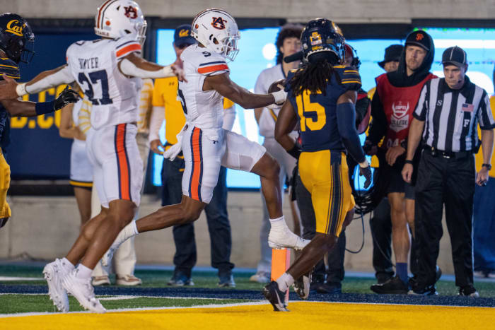 GALLERY: Photo's from Auburn's 14-10 win over California - Sports ...