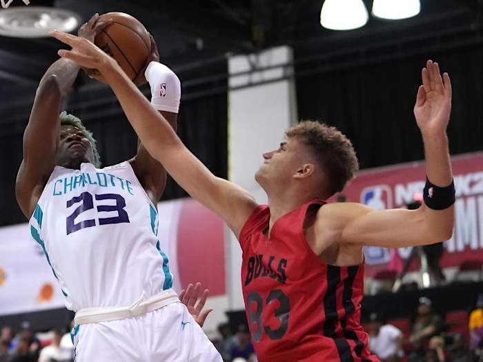 Chicago Bulls give Henri Drell a training camp contract - Sports ...