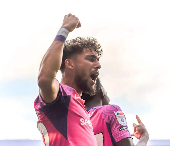 Seven stats that show Adil Aouchiche should be starting for Sunderland ...