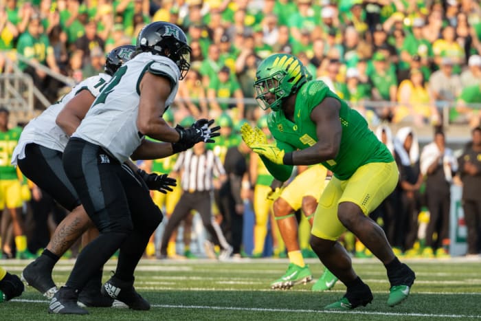 Oregon Football Defensive End Jordan Burch Returning for Senior Season ...